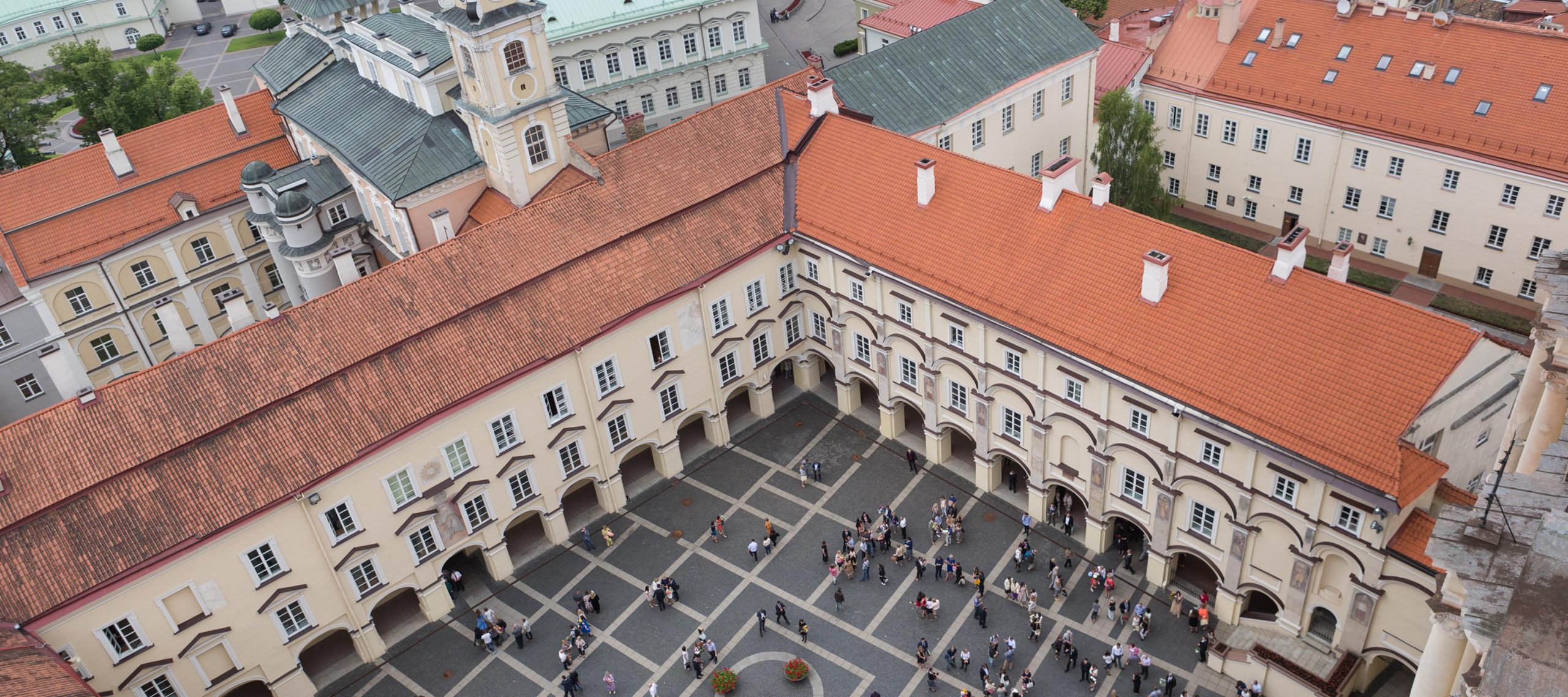 VU Atributika – Vilniaus universiteto atributikos parduotuvė