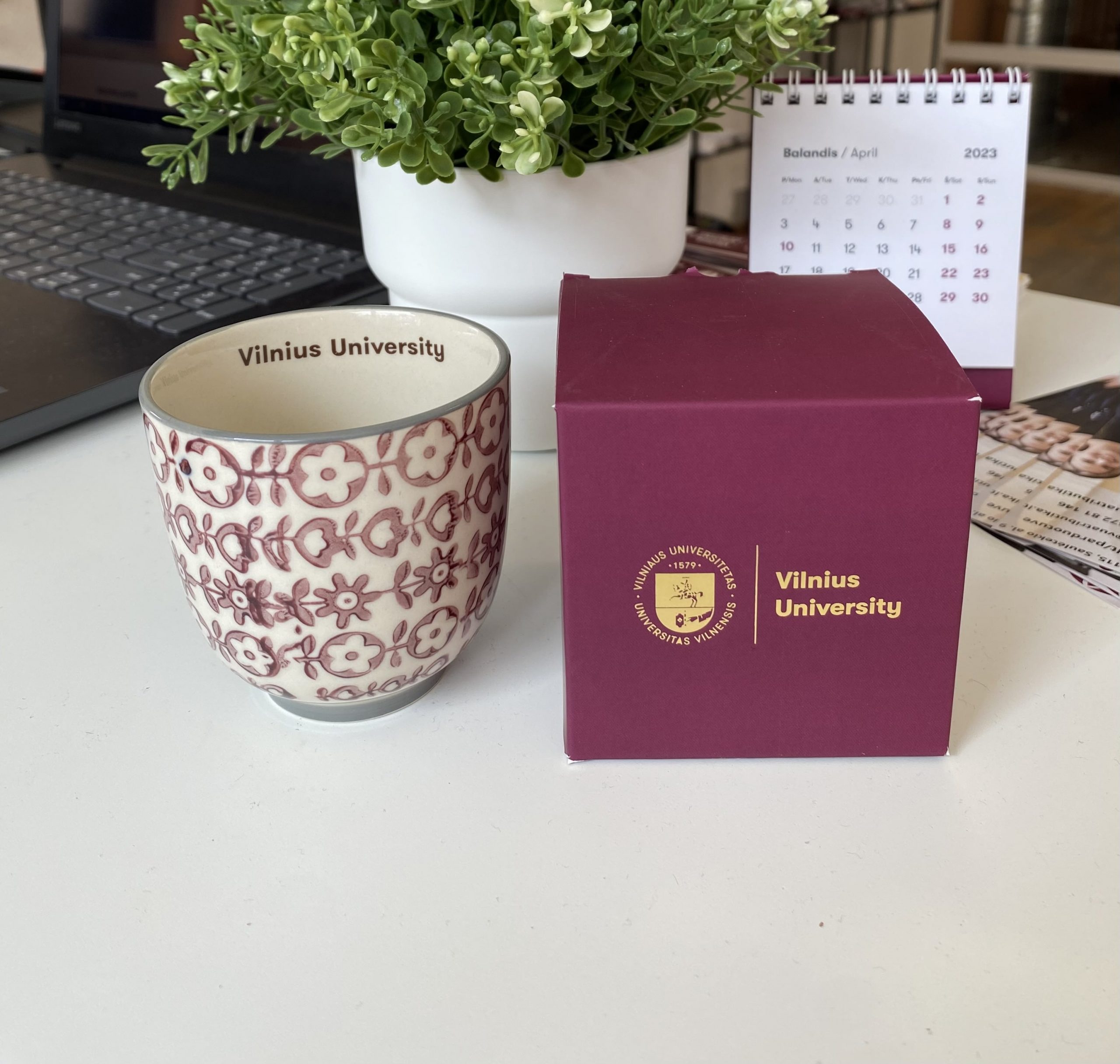 VU porcelain cup (dark cherry) – VU Atributika